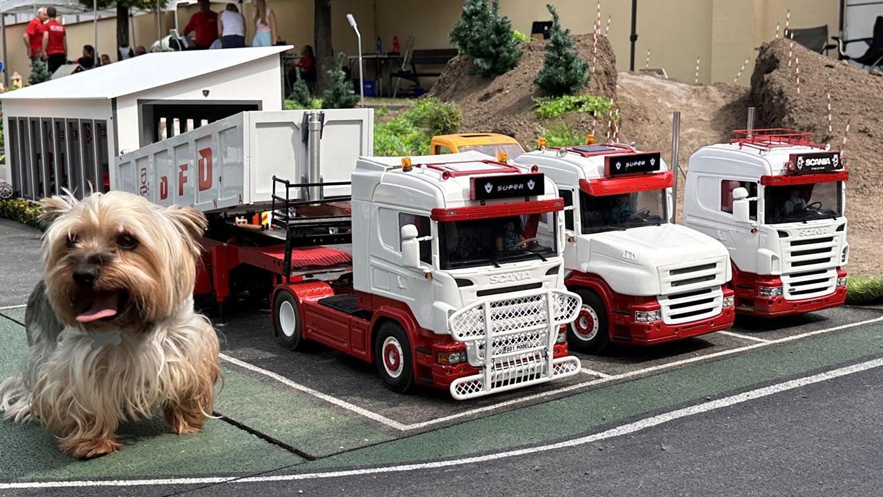 RC modely firemních kamionů Scania: R620 V8 Holand style, T V8 Tow ...