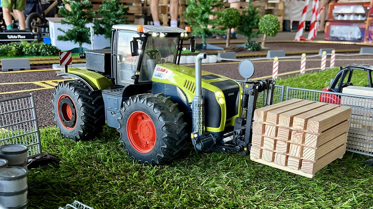 RC model na dálkové ovládání Claas Xerion RC Traktor | Stream
