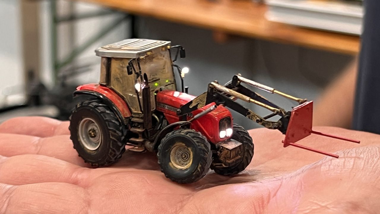 RC micro traktor a další plně funkční technika v měřítku 1/86 | Stream