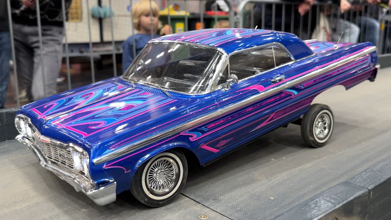 Tančící RC Chevrolet Impala 1964 v měřítku 1:10 | Stream