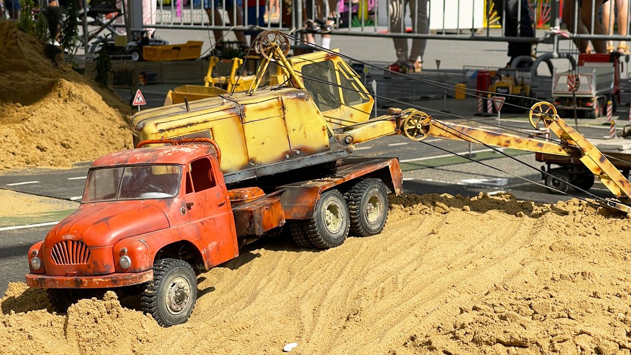 RC model Tatra 138 s bagrem D-031 | Auto na dálkové ovládání | Stream